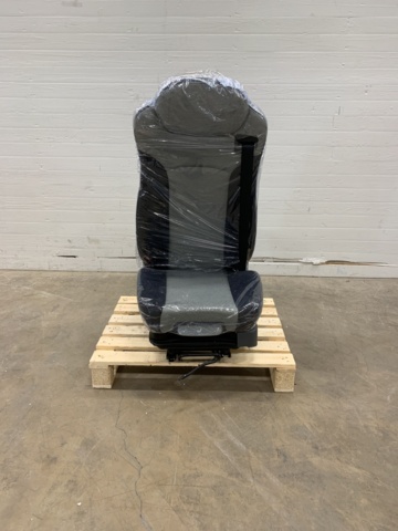 Machine operator's chair Model SJ12-5C 24v - PS Auction - We value the ...