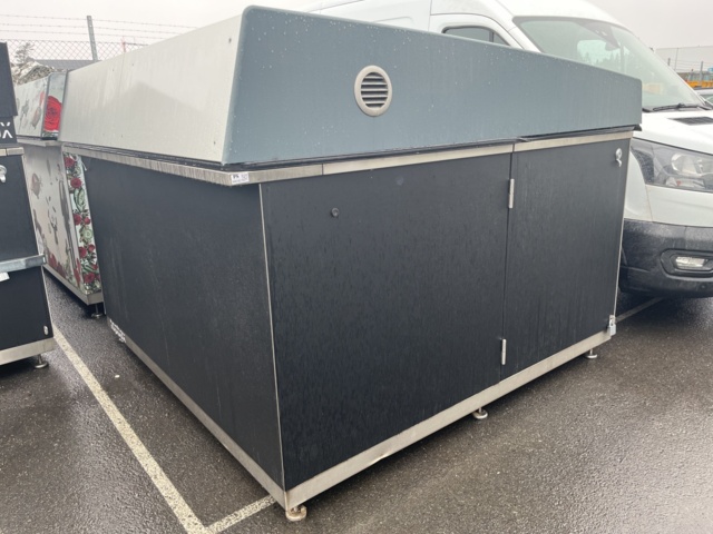 TopBox Barenhet 220x230x167 cm (Stängd) Inredd - Auktioner online ...