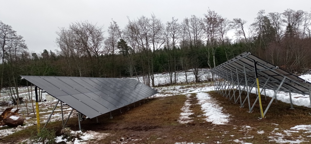 Solcellspaket mark 24kW - markstativ med 60st solpaneler samt ...