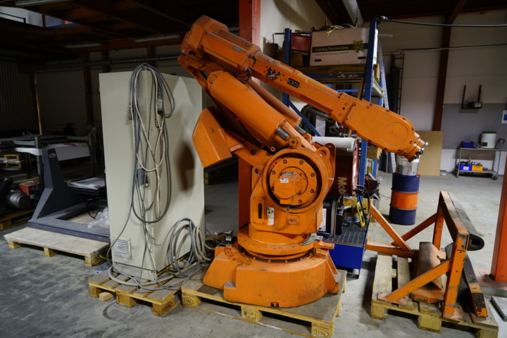 Industrial robot IRB6400 ABB + S4 control system - PS Auction - We ...