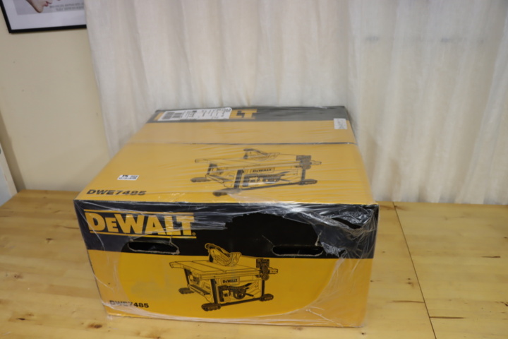 Table saw Dewalt DWE7485 - New in box - PS Auction - We value the ...