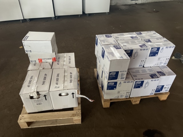 Cleaning agent KBM Reno Clean and Liquid soap - PS Auction - We value ...