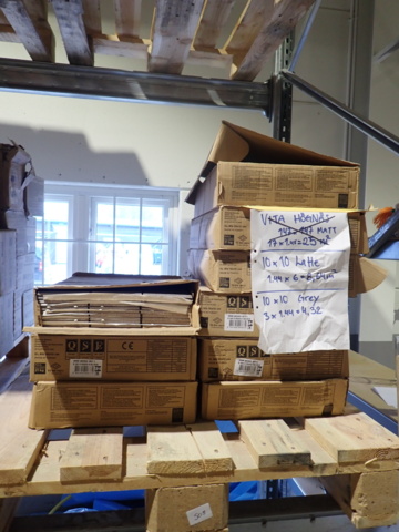 Pallet with tiles and floor putty - PS Auction - We value the future ...