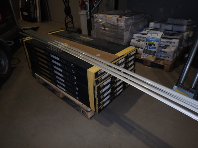 Vinyl flooring Elemental Multiplayer planks - PS Auction - We value the ...