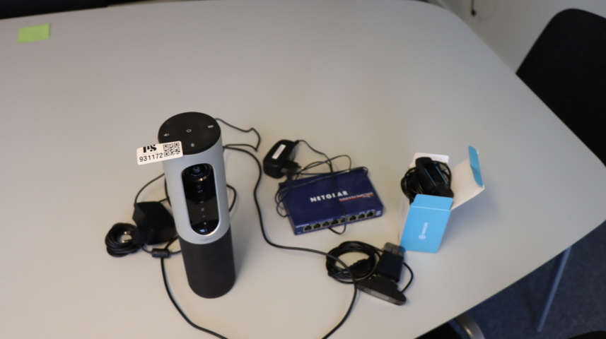 Logitec Cam, Router, 2 webcams - PS Auction - We value the future ...