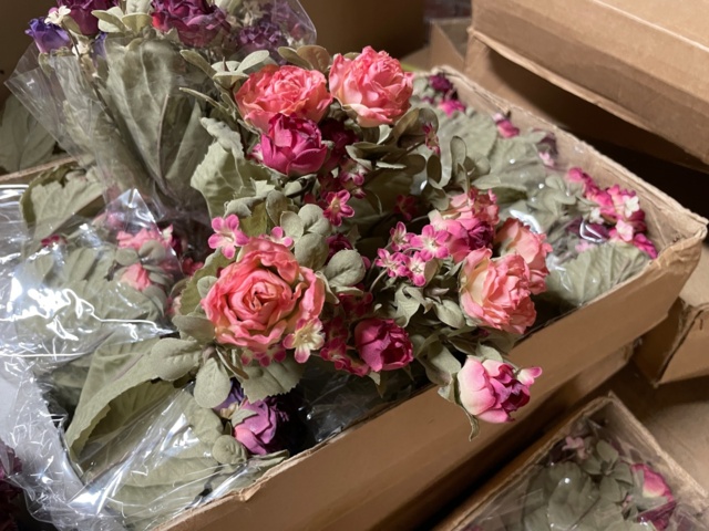 About 400 flower bouquets - PS Auction - We value the future - Largest ...