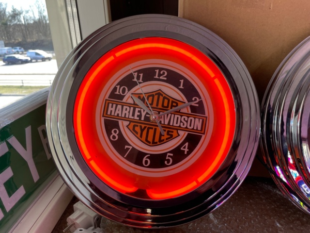 New Clock With Lighting - PS Auction - We value the future - Largest in ...