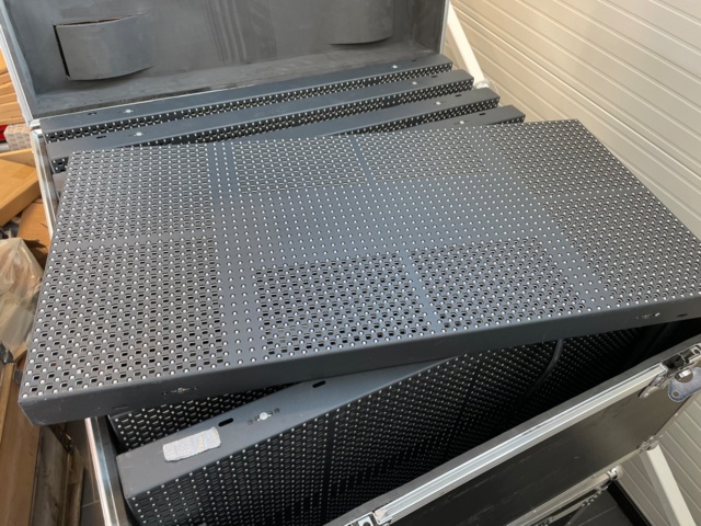 LED- vägg, ca 60 stycken, totalt 6 stycken transportcase - Auktioner ...