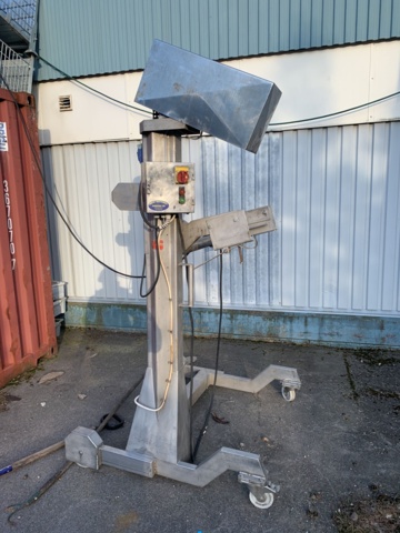 Single column lift for sideboards - PS Auction - We value the future ...