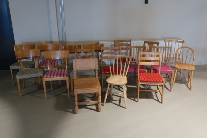 17st stolar, olika modeller - Auktioner online - Nätauktioner ...