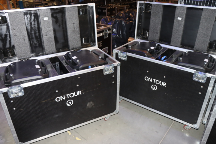 4 pcs VariLite VLX, DMX5 incl. 2 cases - PS Auction - We value the ...