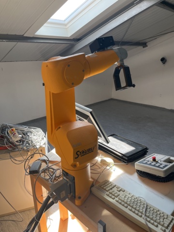 Stäubli RX 60 L automated industrial robot - 2001 - PS Auction - We ...