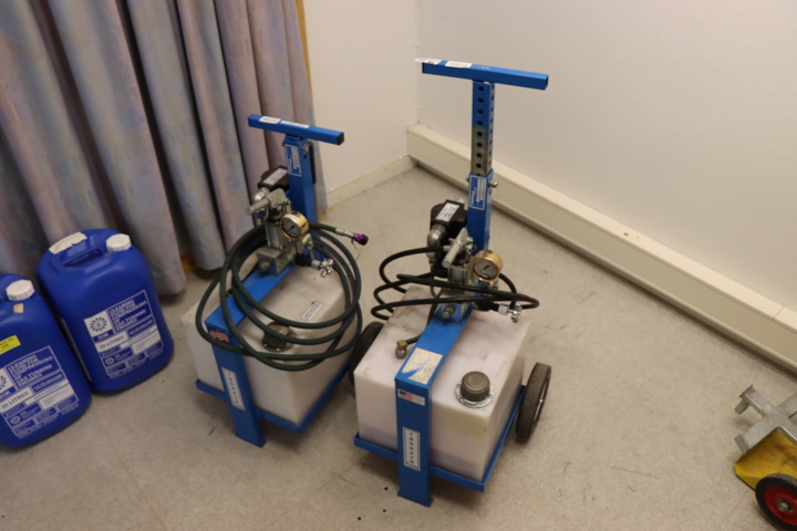 2 pcs Hydraulic component test trolley Tronair - PS Auction - We value ...