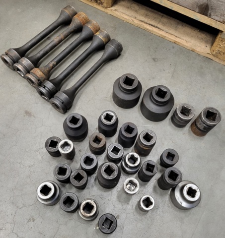 Large sleeves and torque rods - PS Auction - We value the future ...