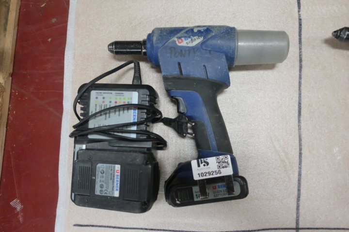 Rivet gun, Berner BACBR - PS Auction - We value the future - Largest in ...