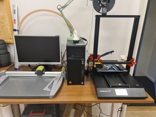 3-d printer, computer, cutting table - PS Auction - We value the future ...