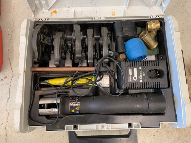 Press machine battery powered Novopress AFP 101 - PS Auction - We value ...