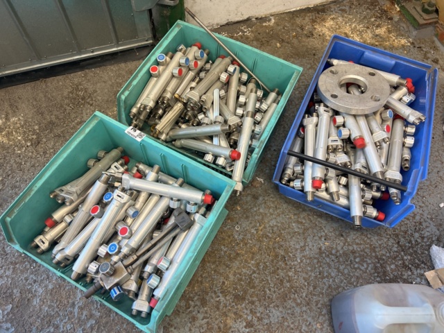 Gas welding couplings AGA BK 20 - PS Auction - We value the future ...