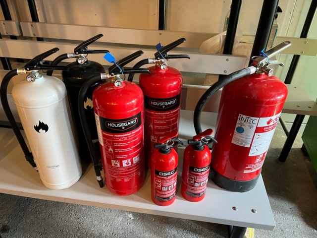 Miscellaneous Fire Extinguishers (7pcs) - PS Auction - We value the ...