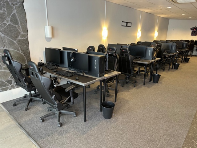 26 complete gaming stations - PS Auction - We value the future ...