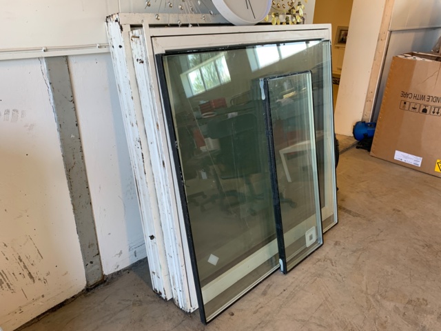 2 glass sections SP and 2 windows - PS Auction - We value the future ...