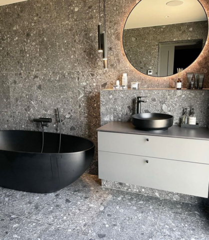 Spanish granite ceramics 50 square meters - PS Auction - We value the ...