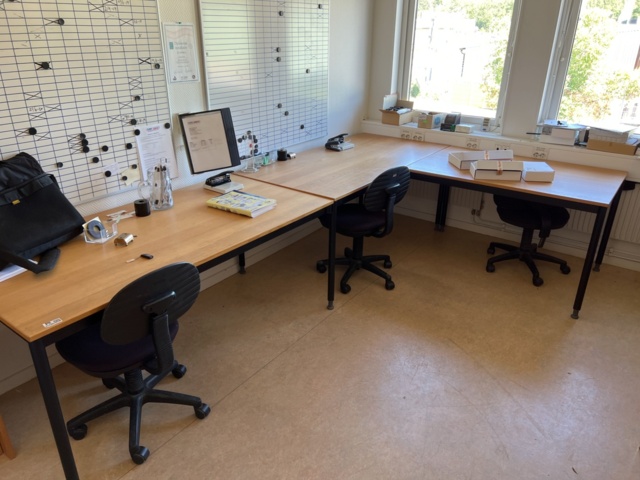 Office furniture 2 offices - PS Auction - We value the future - Largest ...