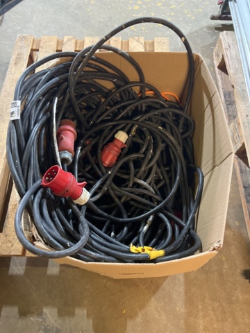 Extension cables, building centers and more - PS Auction - We value the ...