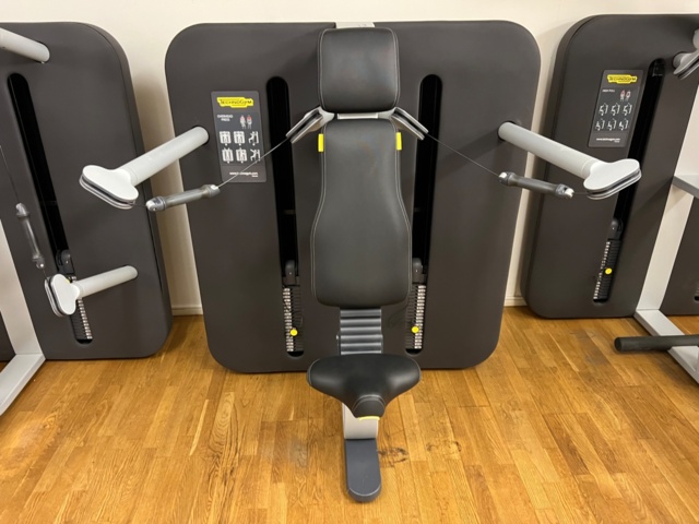 Technogym Overhead Press - PS Auction - We value the future - Largest ...