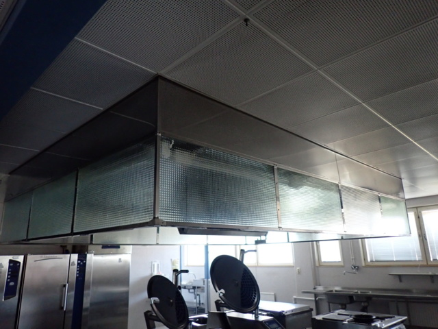 Braided cover according to pictures 400 x 300 x 85 cm - PS Auction - We ...