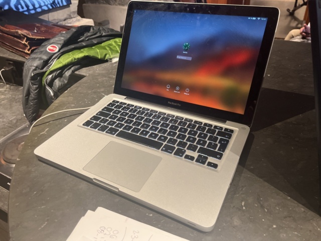 MacBook Pro computer - PS Auction - We value the future - Largest in ...