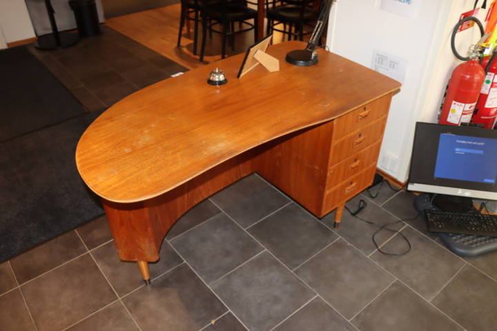 Desk 50s - PS Auction - We value the future - Largest in net auctions