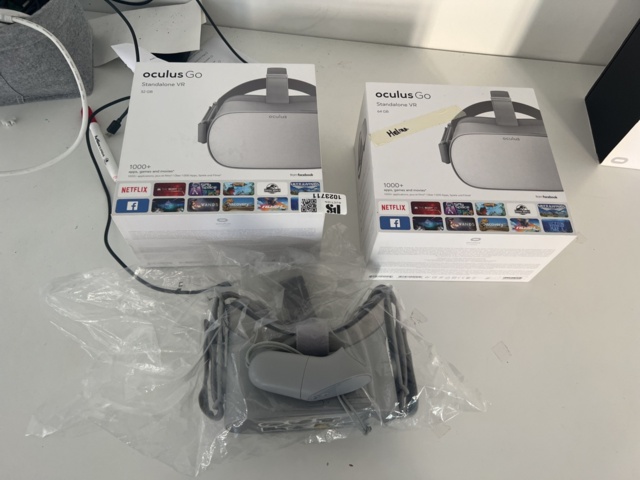 VR headset Oculus GO, 3 pieces - PS Auction - We value the future ...