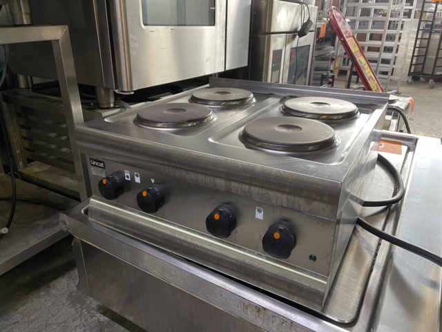 Restaurant stove, electric 4-plate bench model - PS Auction - We value ...