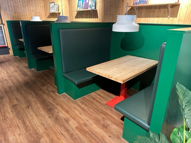 3 cubicles with sofas and tables, 1 long sofa - PS Auction - We value ...