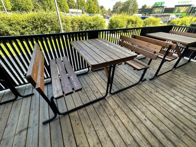 Picnic tables (16) with fixed benches - PS Auction - We value the ...