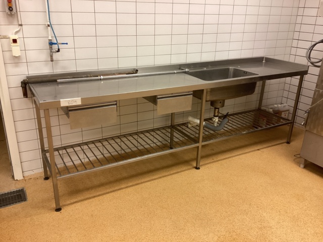 Rostfri bänk med vask & lådor - Auktioner online - Nätauktioner ...