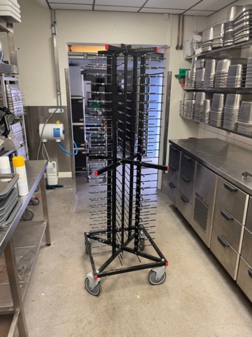 Jackstack plate trolley for 104 plates. Purchased in 2022 - PS Auction ...