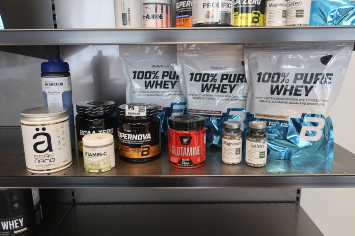 Träningspaket #21 - Biotech protein, Supernova, BCAA m.m. - Auktioner ...
