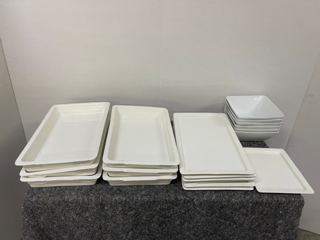 GN1/1 in porcelain 12 pcs 1 pc GN1/2 and 6 large bowls in porcelain ...
