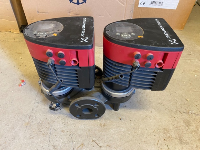 Double circulation pump Grundfos MAGNA3D 40-100 F 220 - PS Auction - We ...
