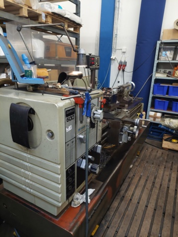 Lathe Harrison 600 with associated tools - PS Auction - We value the ...