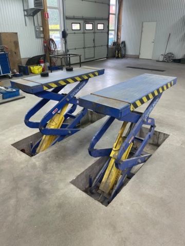 Guangli GL 3000 Lift - PS Auction - We value the future - Largest in ...