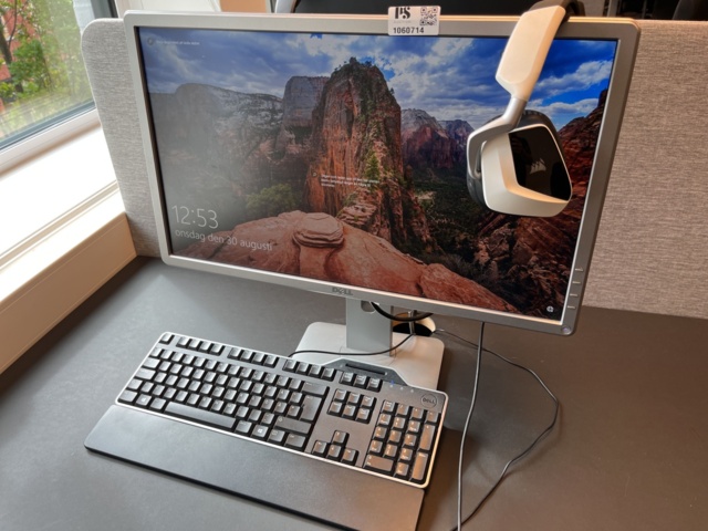 Computer, screen, keyboard, mouse and headphones - PS Auction - We ...