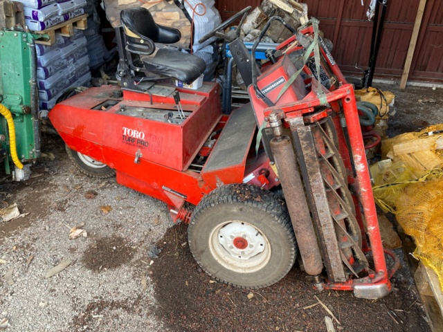 Cylinder mower Toro Turf Pro 84 - PS Auction - We value the future ...