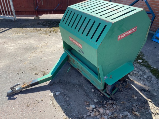 Lawn sweeper Ransomes LS340 - PS Auction - We value the future ...