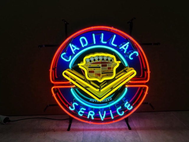 Cadillac service neon sign 60x60 cm - PS Auction - We value the future ...