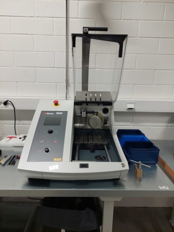 Precision cutting machine Struers Secotom -60 - PS Auction - We value ...