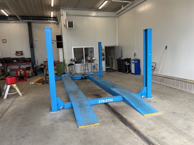 Four-pillar lift Taida STD-6764 - PS Auction - We value the future ...