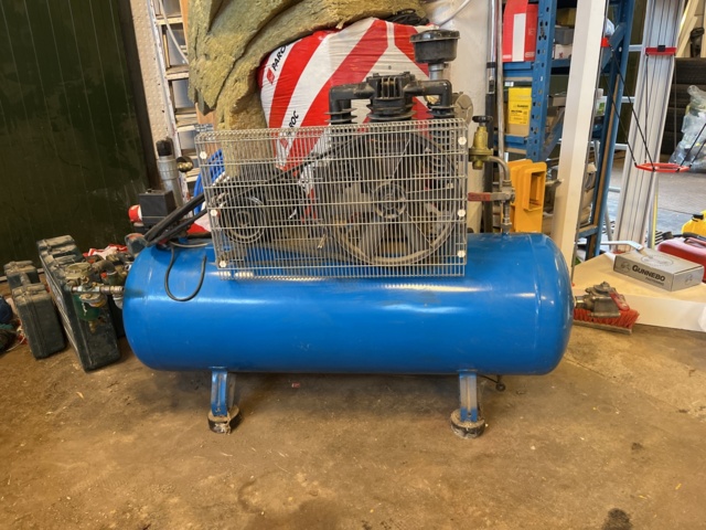 Airmaster Compressor 200L - PS Auction - We value the future - Largest ...